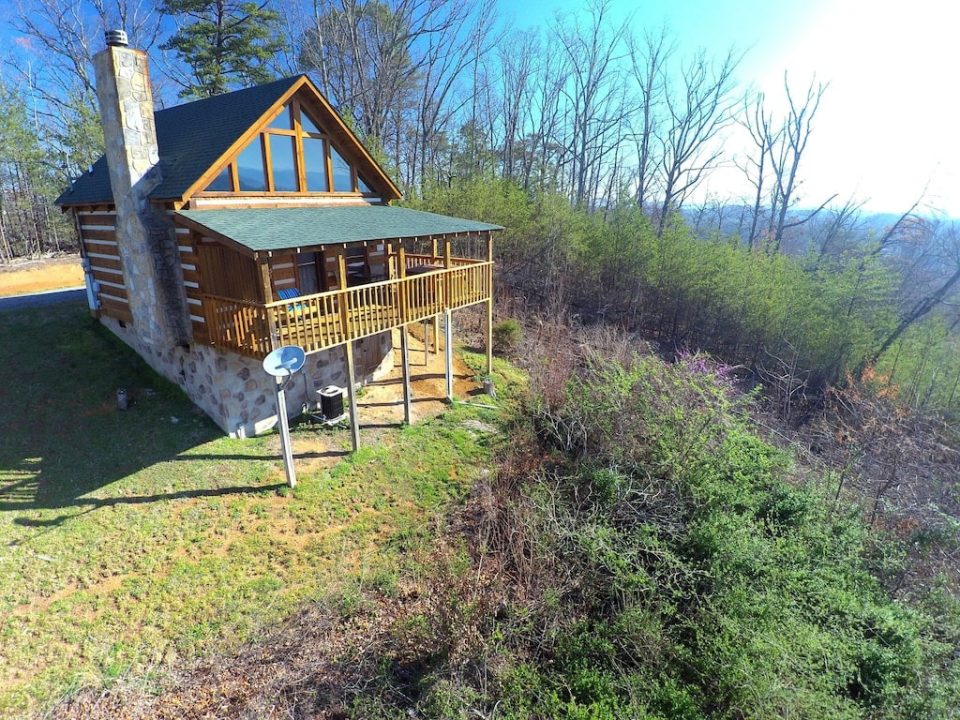 15 Cozy & Amazing Cabins For Rent in Gatlinburg, Tennessee