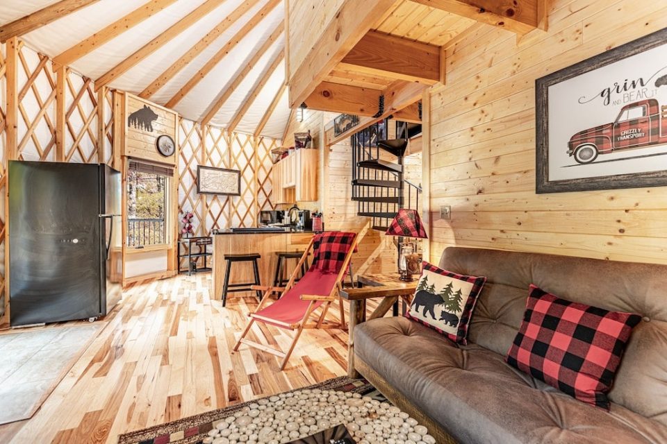 15 Cute & Cozy Cabin Rentals in Pigeon Forge, Tennessee