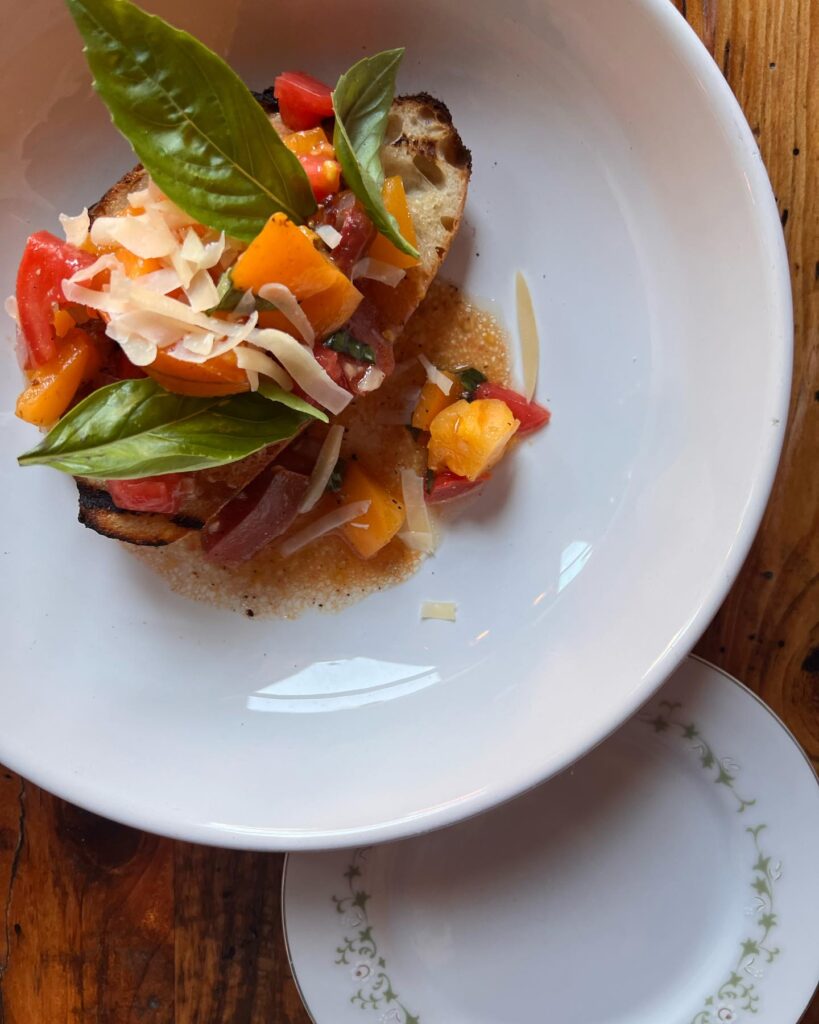 18 Best Restaurants in Nashville (Delectable Places to Eat)