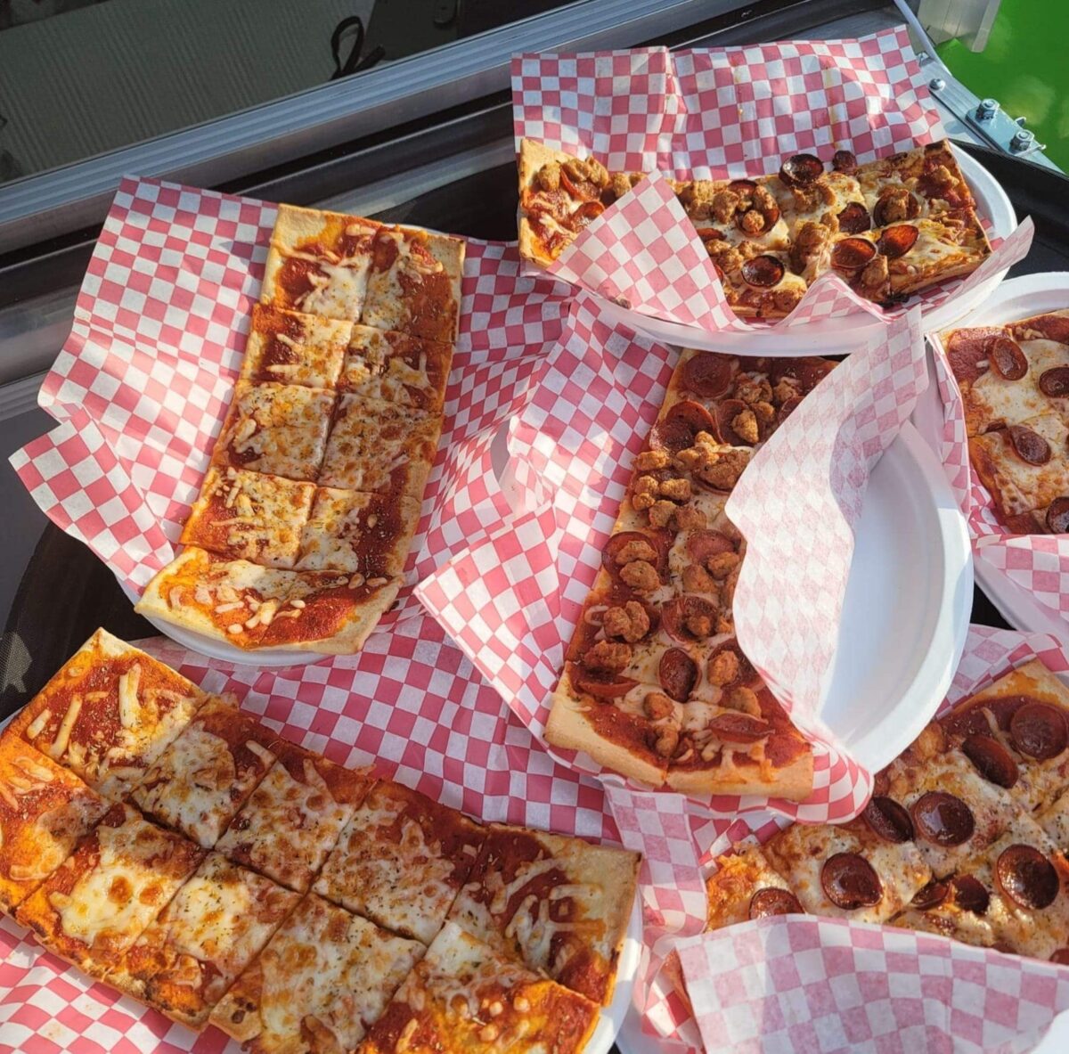 14 Best Finger-Licking Food Trucks In Nashville, TN