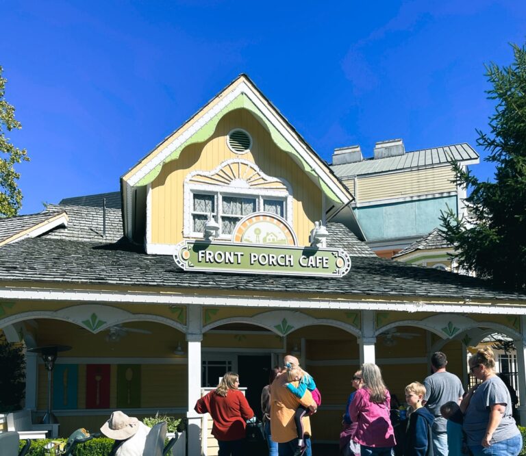 Places to Eat at Dollywood Theme Park (& Where to Find them)