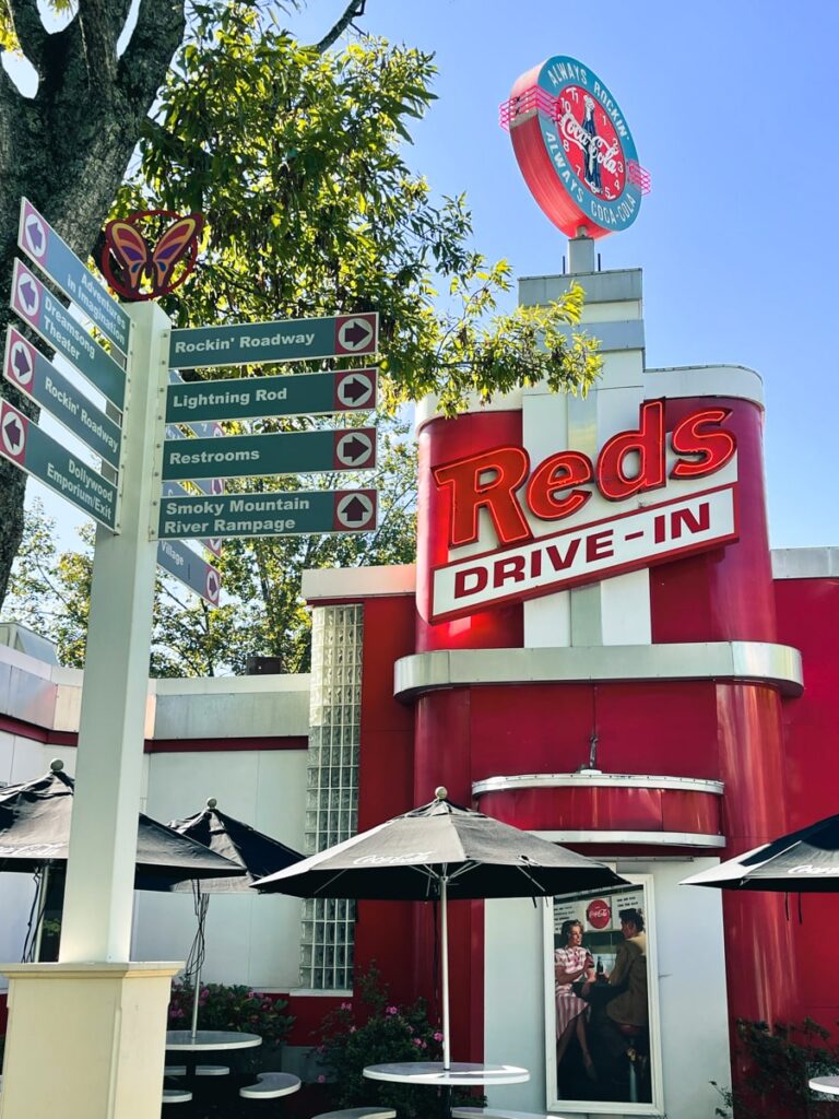 Places to Eat at Dollywood Theme Park (& Where to Find them)