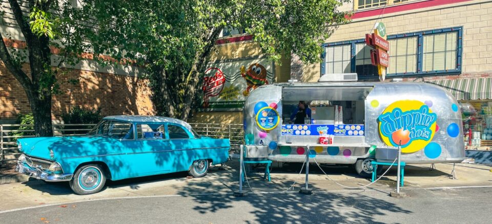 Places to Eat at Dollywood Theme Park (& Where to Find them)