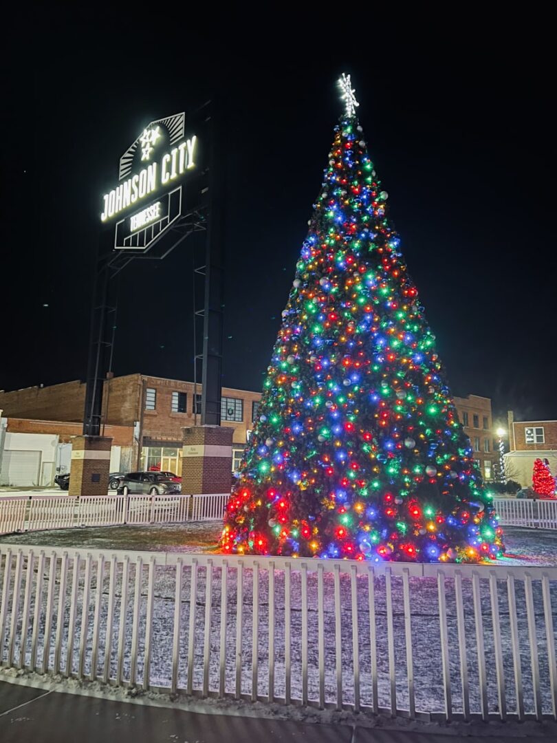 Christmas in Tennessee: Festive Towns & Holiday Activities