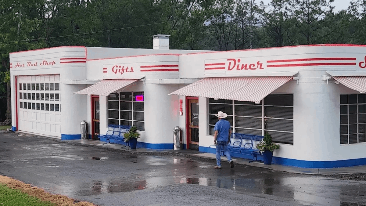 People Are Flocking to This Tennessee Diner Built Inside a Vintage Gas ...