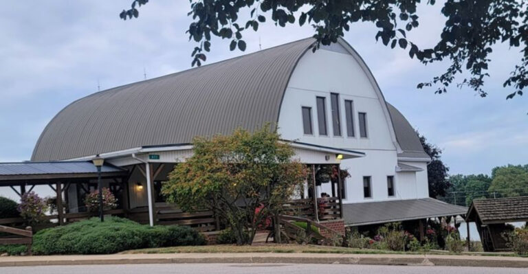 This Rustic Ohio Restaurant Turns Roast Beef Into A Road Trip Obsession