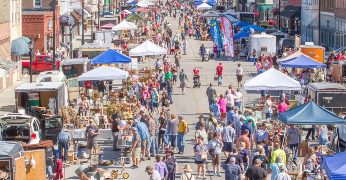 9 Illinois Flea Markets Where a Small Budget Can Still Score Big Finds