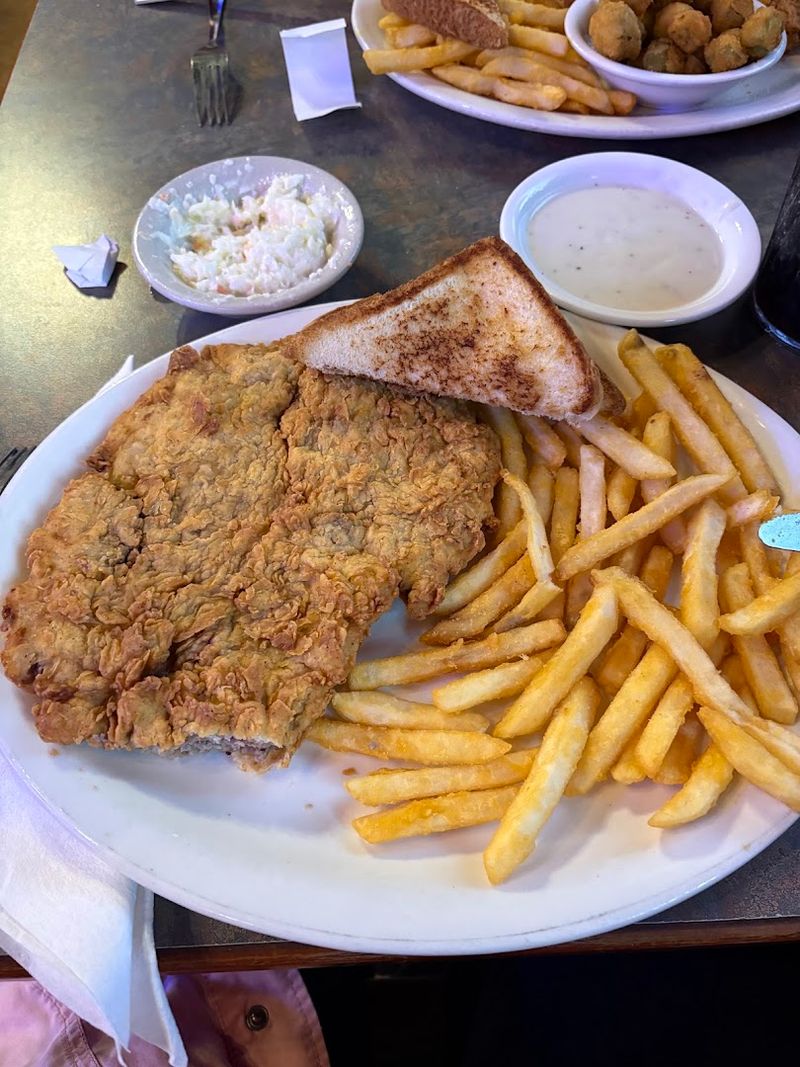 You'll Want To Drive Across Texas To Try The Chicken-Fried Steak At ...