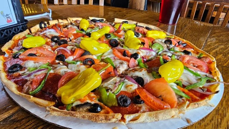 People Across Indiana Can’t Stop Raving About These Evansville Pizzerias
