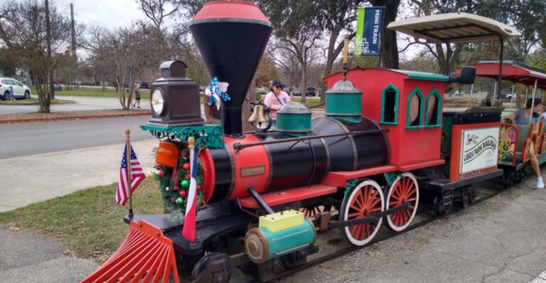 Hop Aboard This Itty-Bitty Texas Train For The Cutest Family Outing ...