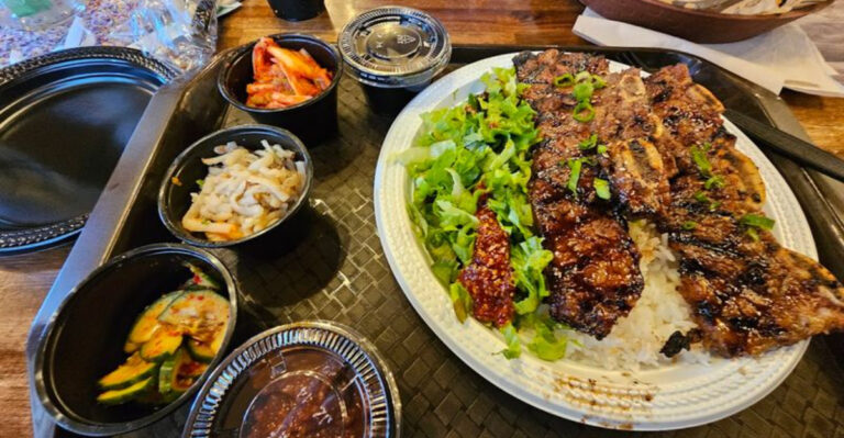 One Of Tennessee's Best Fried Chicken Dishes Is Hiding Inside This ...