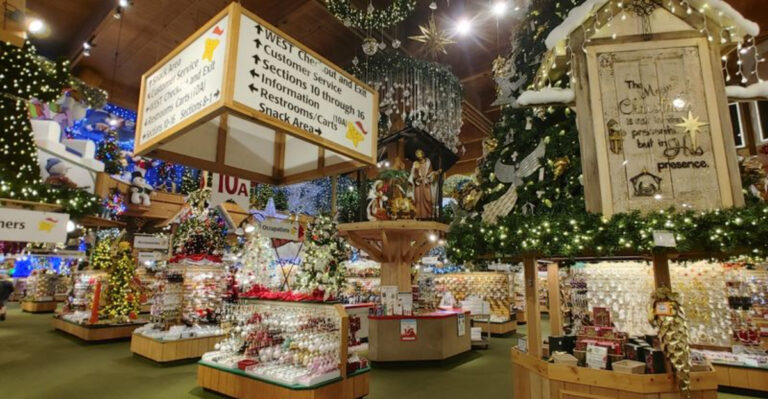 This Famous Michigan Christmas Destination Is Surprisingly Magical In ...